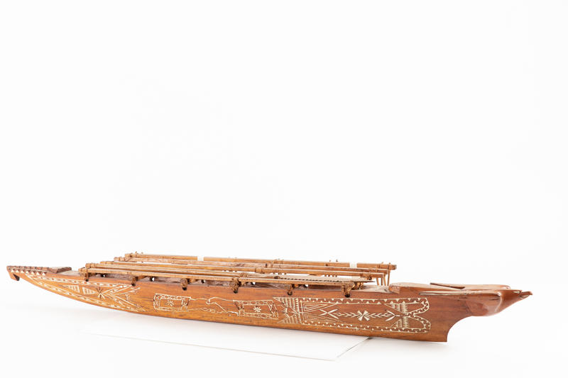 Model: Samoan va'a (paopao) - New Zealand Maritime Museum