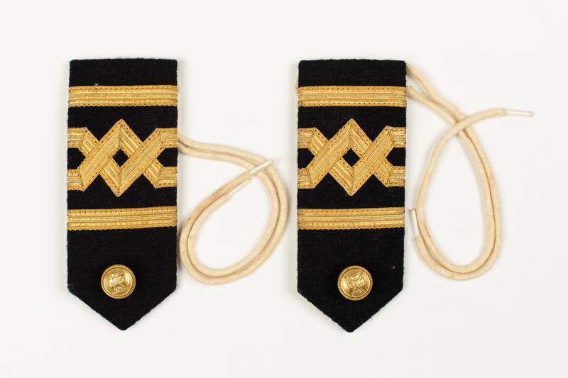 Epaulettes: Captain, Union Steam Ship Company - New Zealand Maritime Museum
