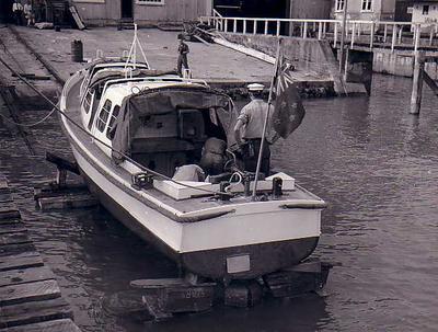 Photograph: HMNZS ACHERON - New Zealand Maritime Museum