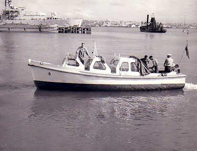 Photograph: HMNZS ACHERON - New Zealand Maritime Museum