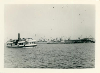 Photograph: Ferry TOROA on Waitematā Harbour - New Zealand Maritime Museum