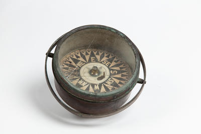Compass: dry card, believed to be from yacht WAYFARER - New Zealand ...