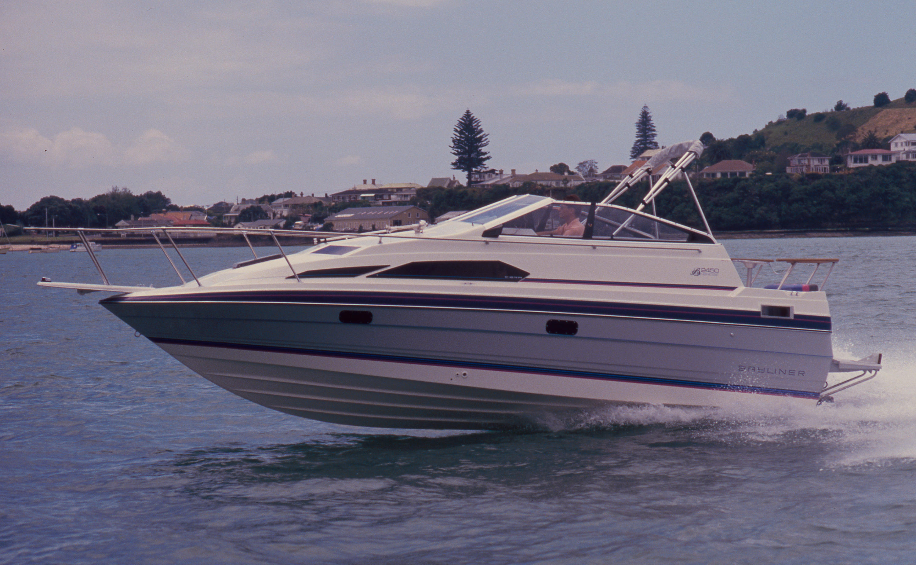 Slide: Bayliner Ciera 2455 20/88 - New Zealand Maritime Museum