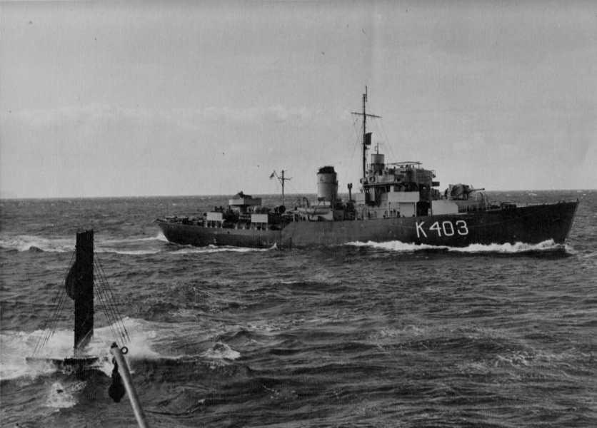 Photograph: HMNZS ARBUTUS, Auckland, 1945 - New Zealand Maritime Museum