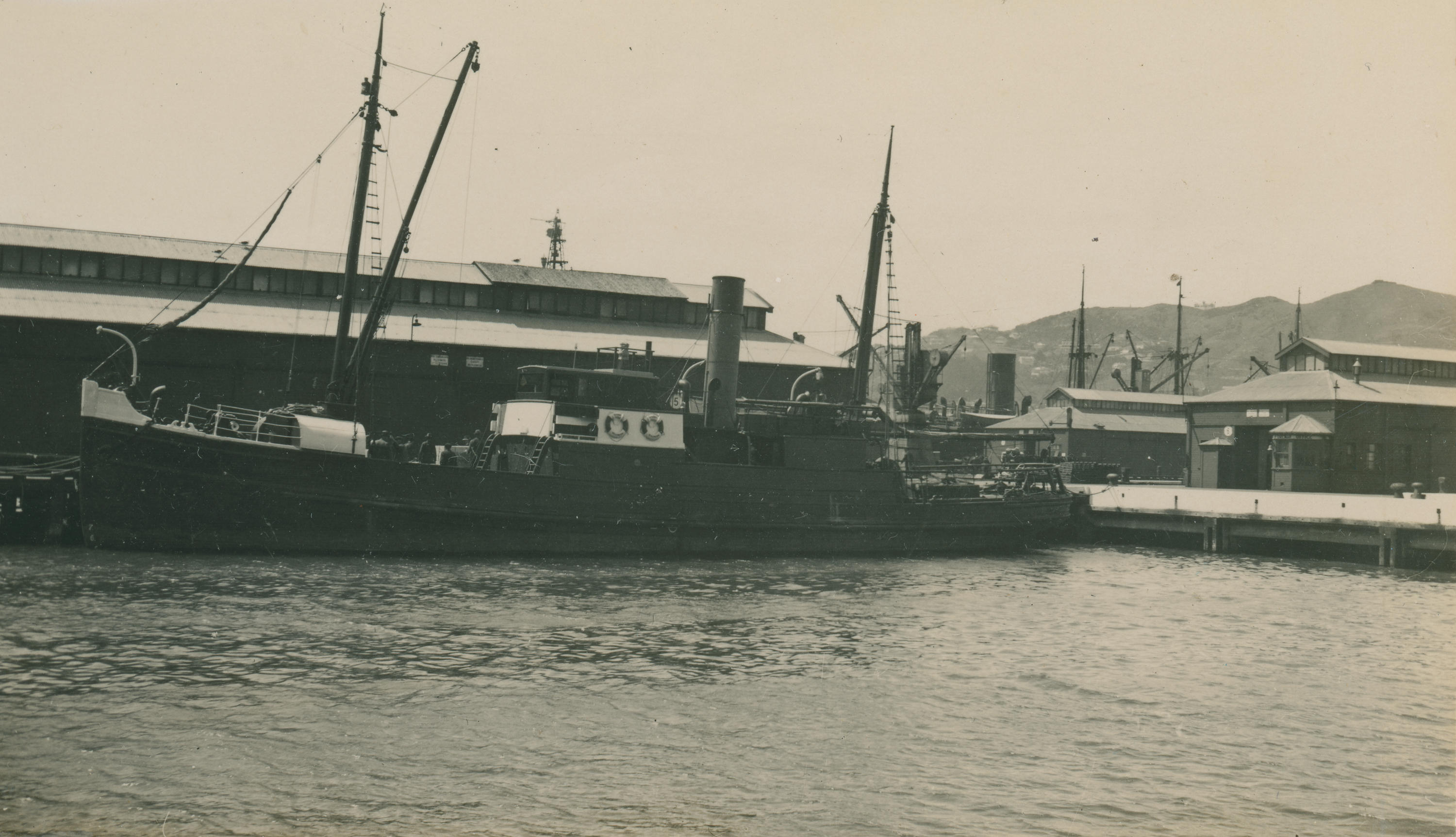 Photograph: [KAPUNI] docked at unidentified wharf - New Zealand ...