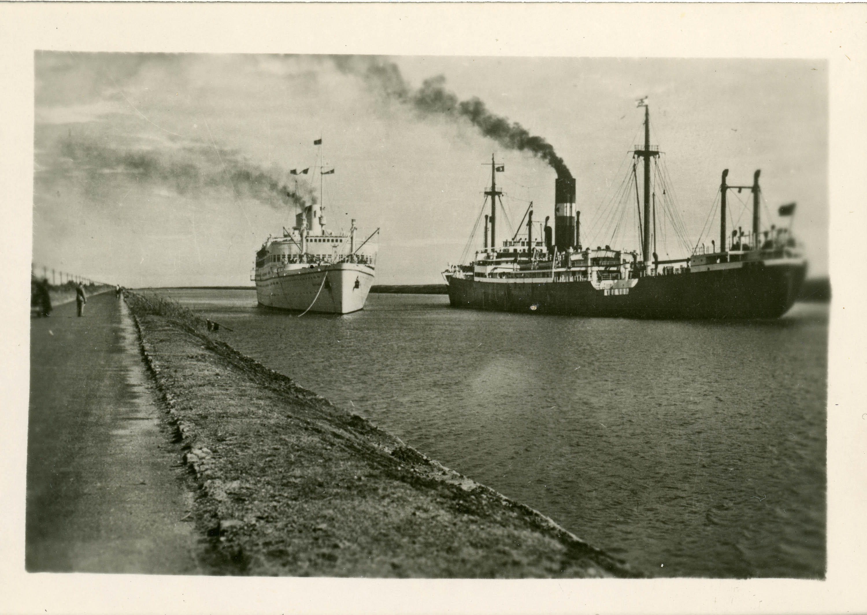 Photograph: Unidentified steamships, [Suez Canal] - New Zealand ...