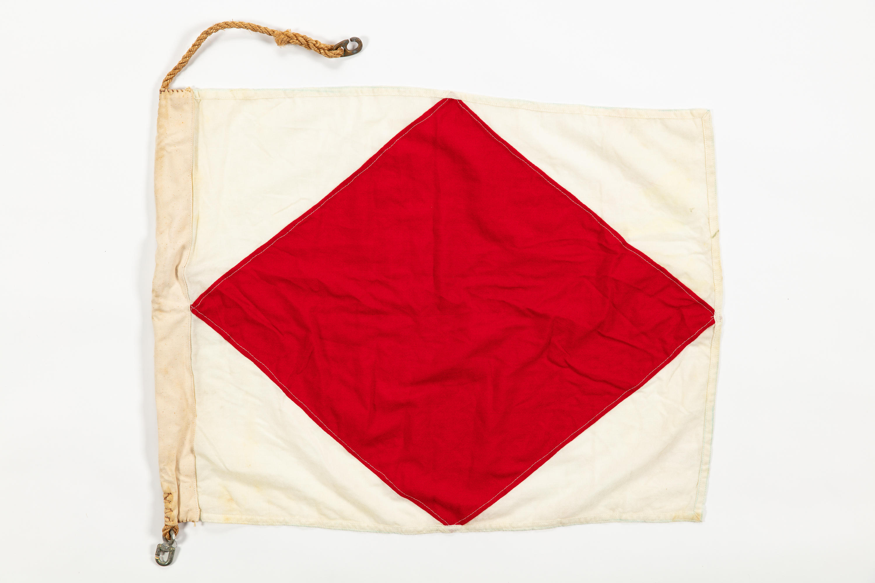 Signal Flag: F / Foxtrot - New Zealand Maritime Museum