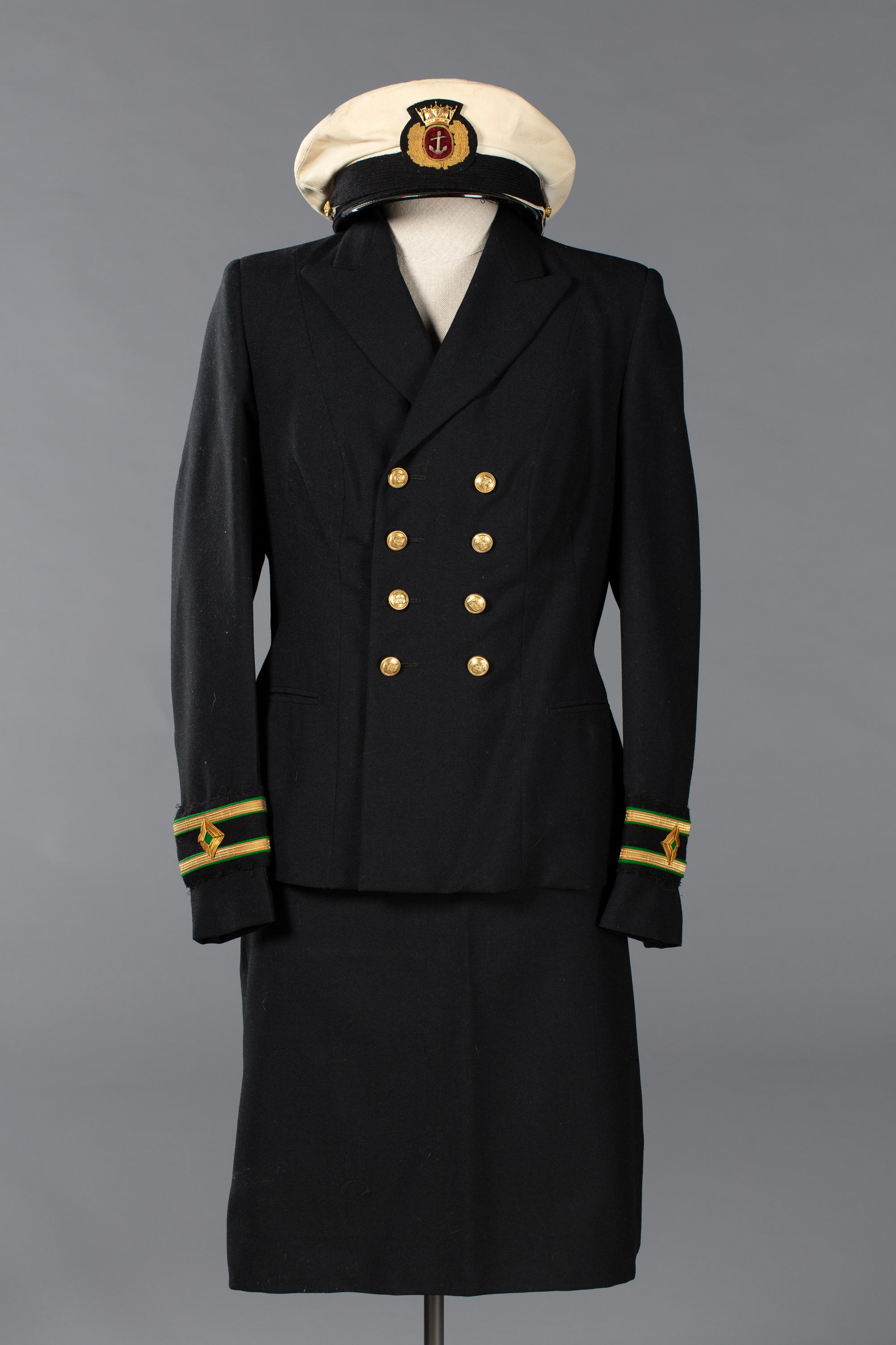 Uniform: Belonging to first female radio officer in the NZ merchant ...