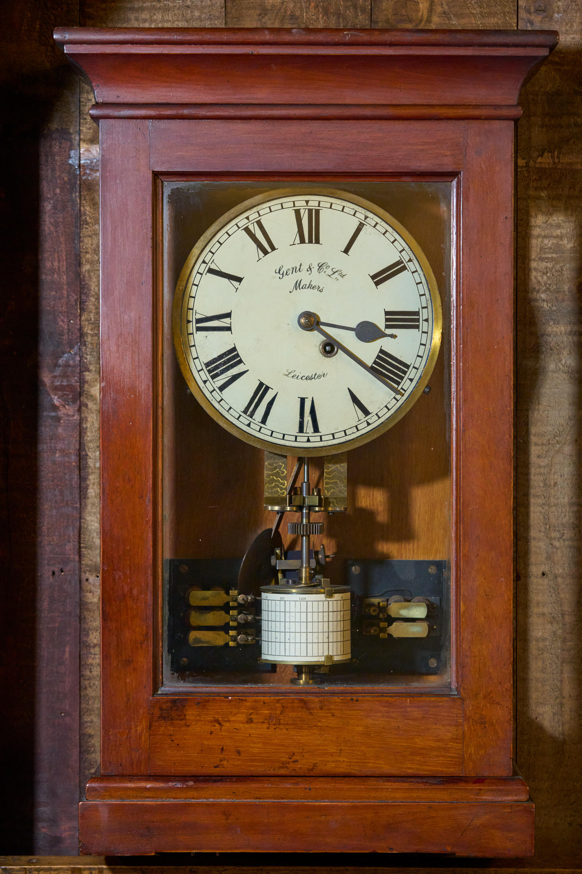 Clock: Ferry Building Standard Clock - New Zealand Maritime Museum