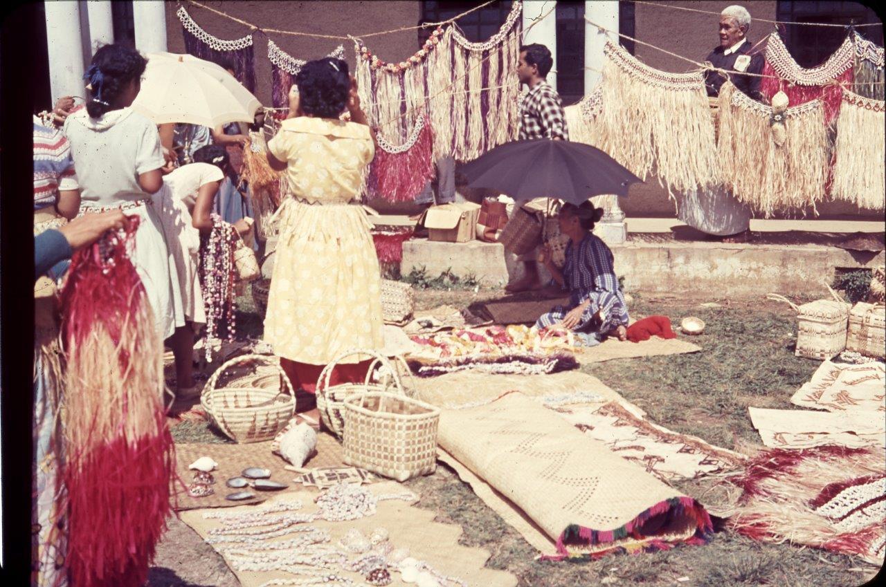 Slide: Bananas being loaded onto TOFUA - New Zealand Maritime Museum