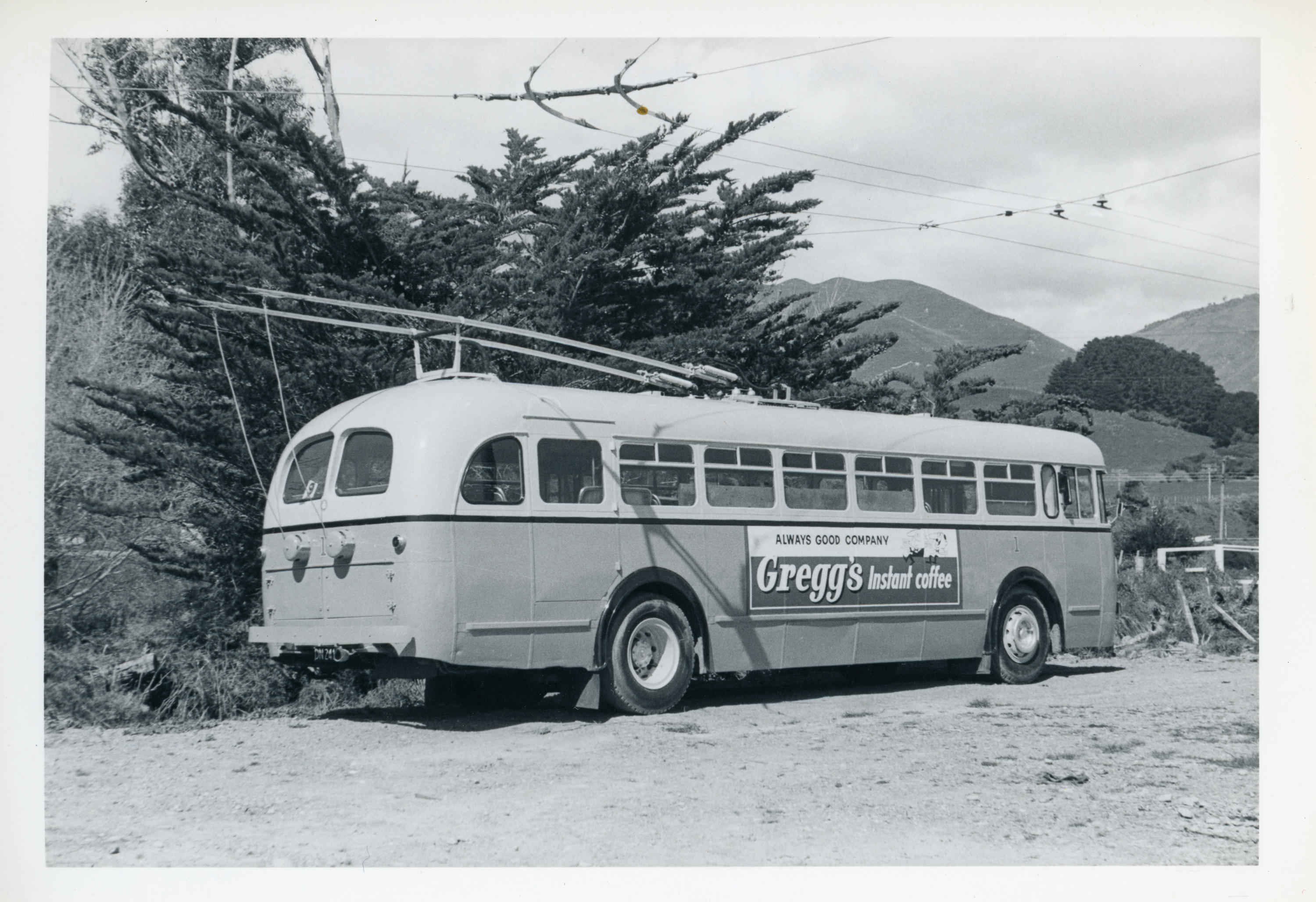 Photograph, trolley bus. - New Zealand Maritime Museum