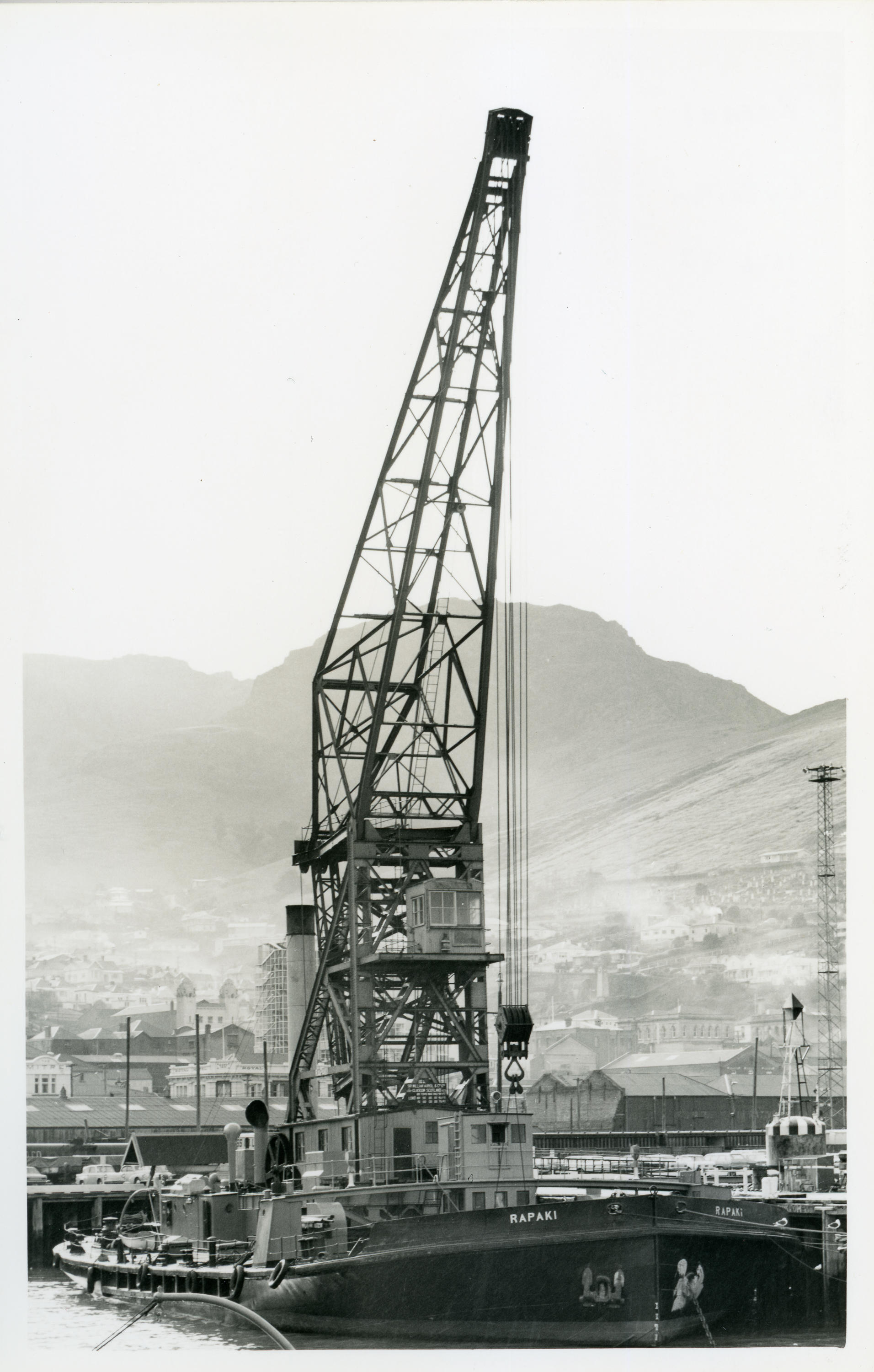 Photograph: Craneship RAPAKI - New Zealand Maritime Museum