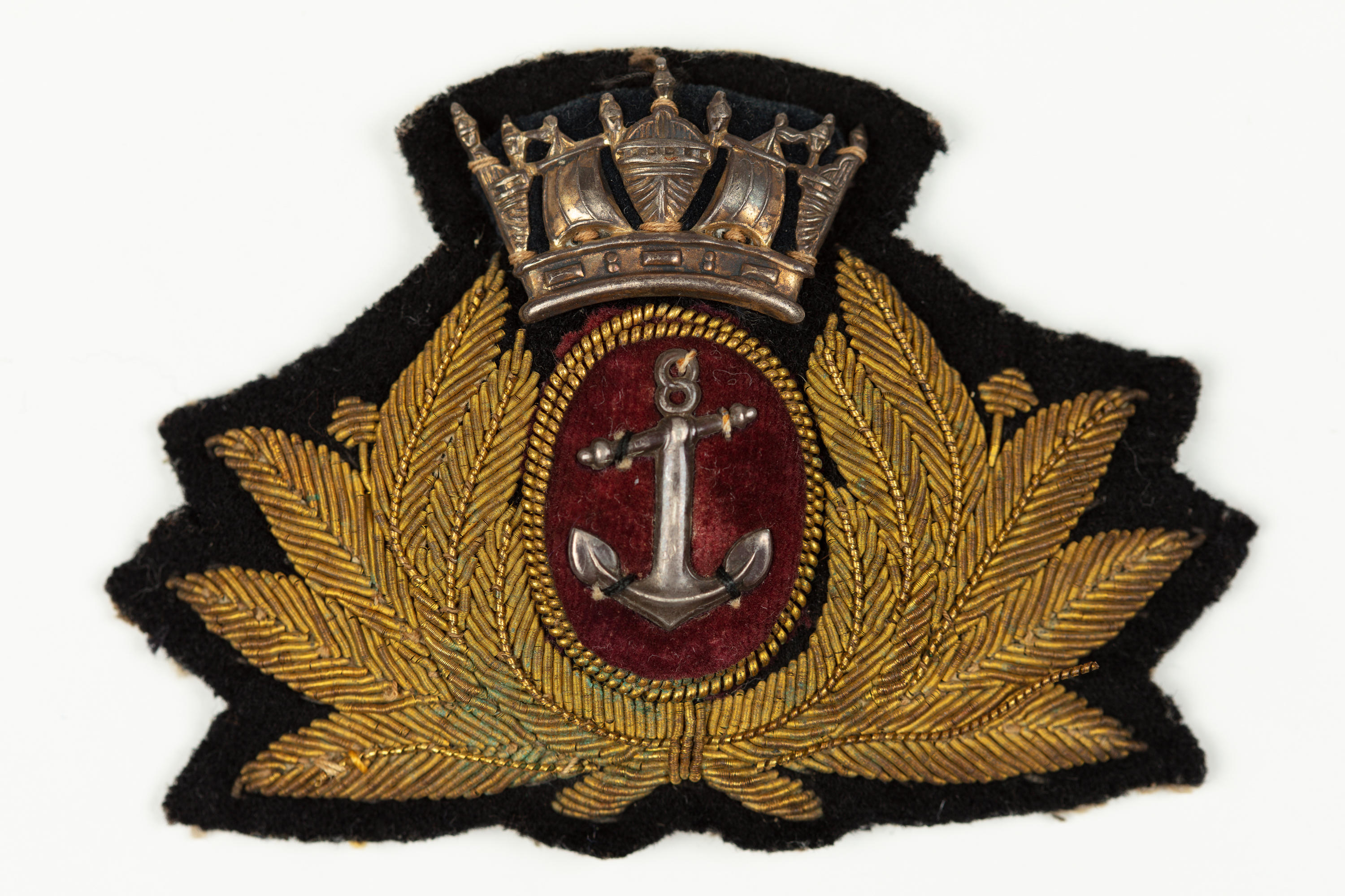 Cap Badge, Merchant Navy - New Zealand Maritime Museum