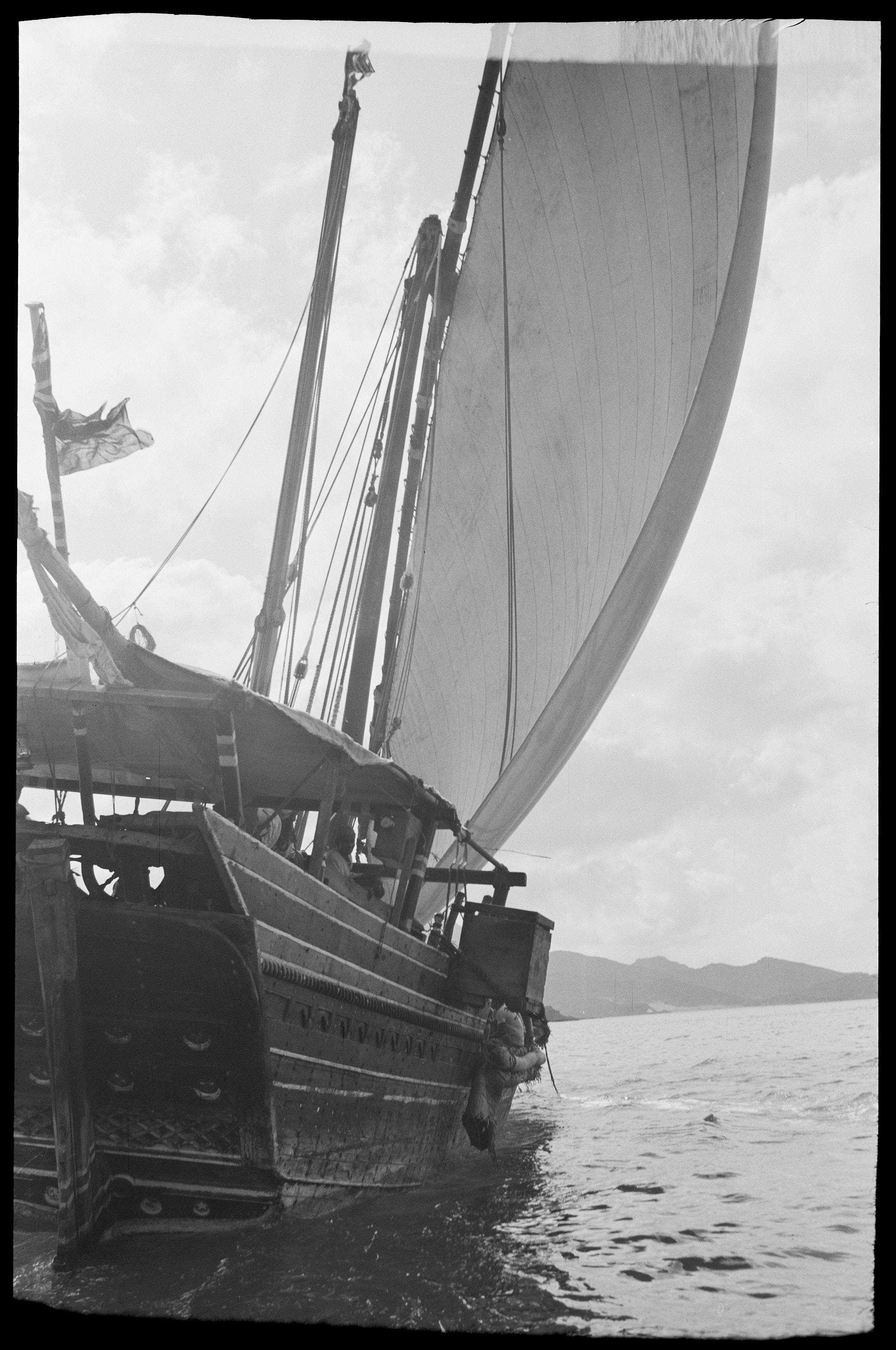 Negative: Somali sambuk off Aden, 1959 - New Zealand Maritime Museum