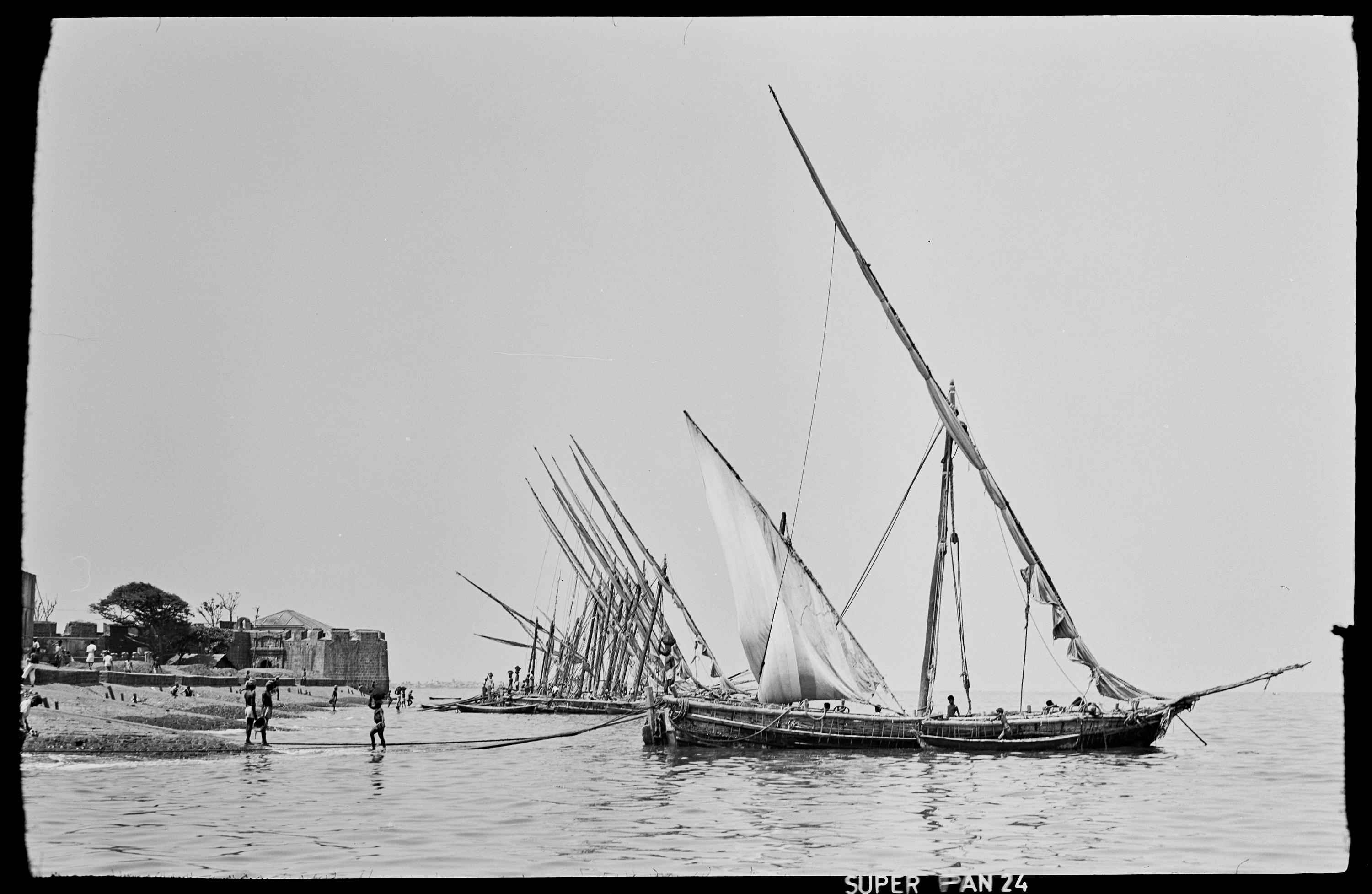 Negative: Padaos discharging gravel, Mahim, Bombay, 1972 - New Zealand ...
