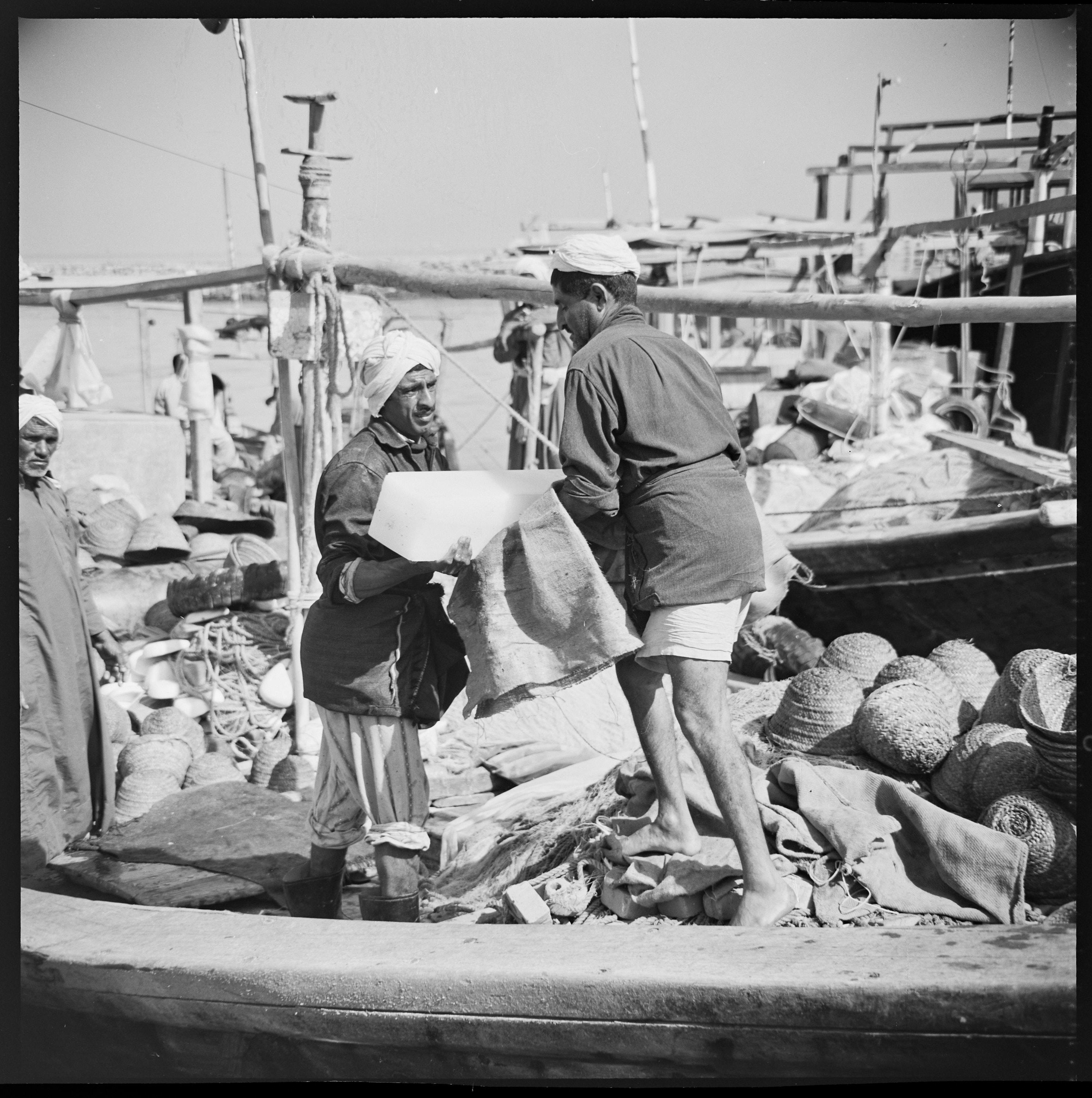 Negative: Fishing dhow, Kuwait, 1972 - New Zealand Maritime Museum