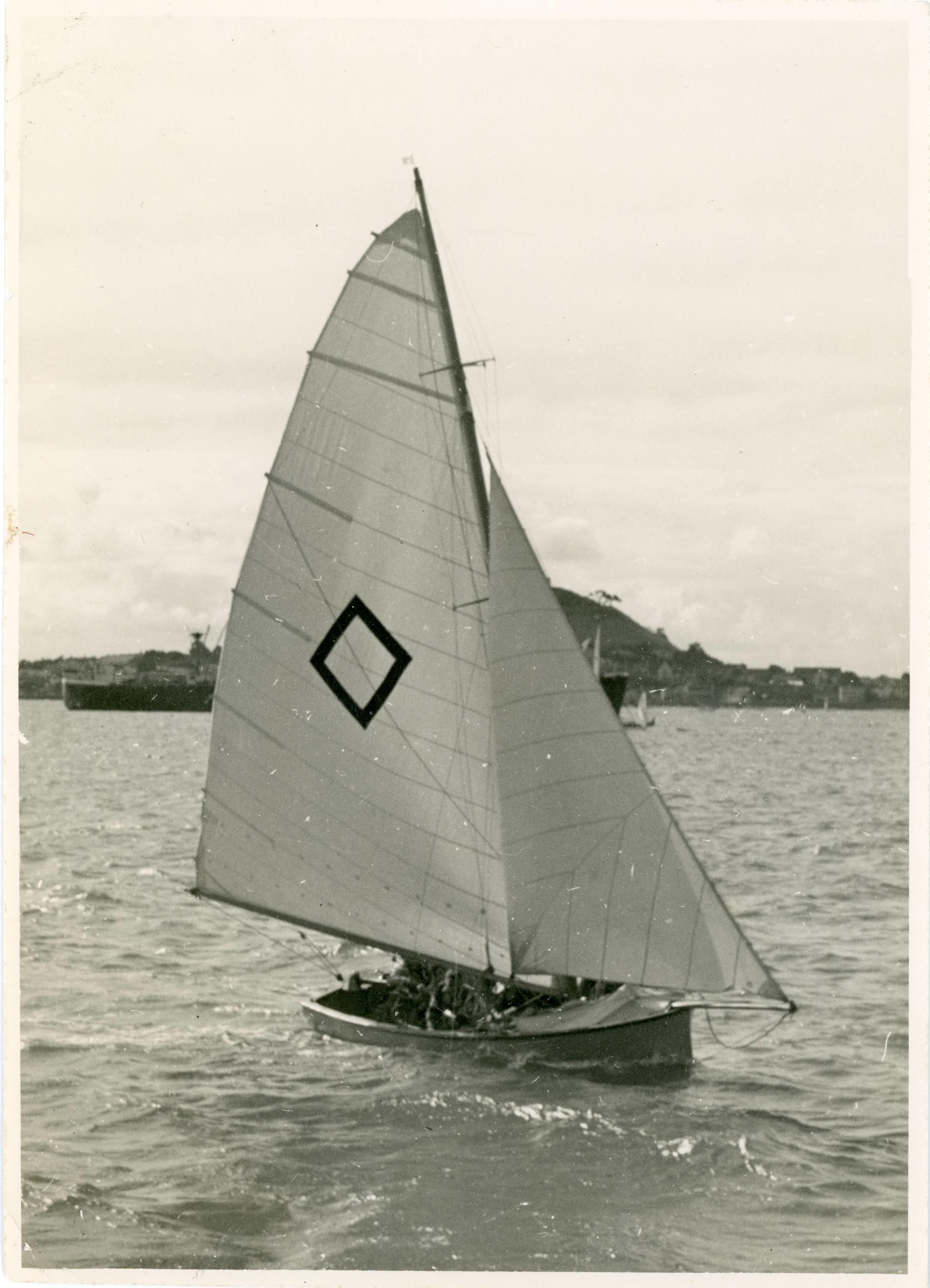 Photograph: WAIMARIE on Waitematā Harbour - New Zealand Maritime Museum