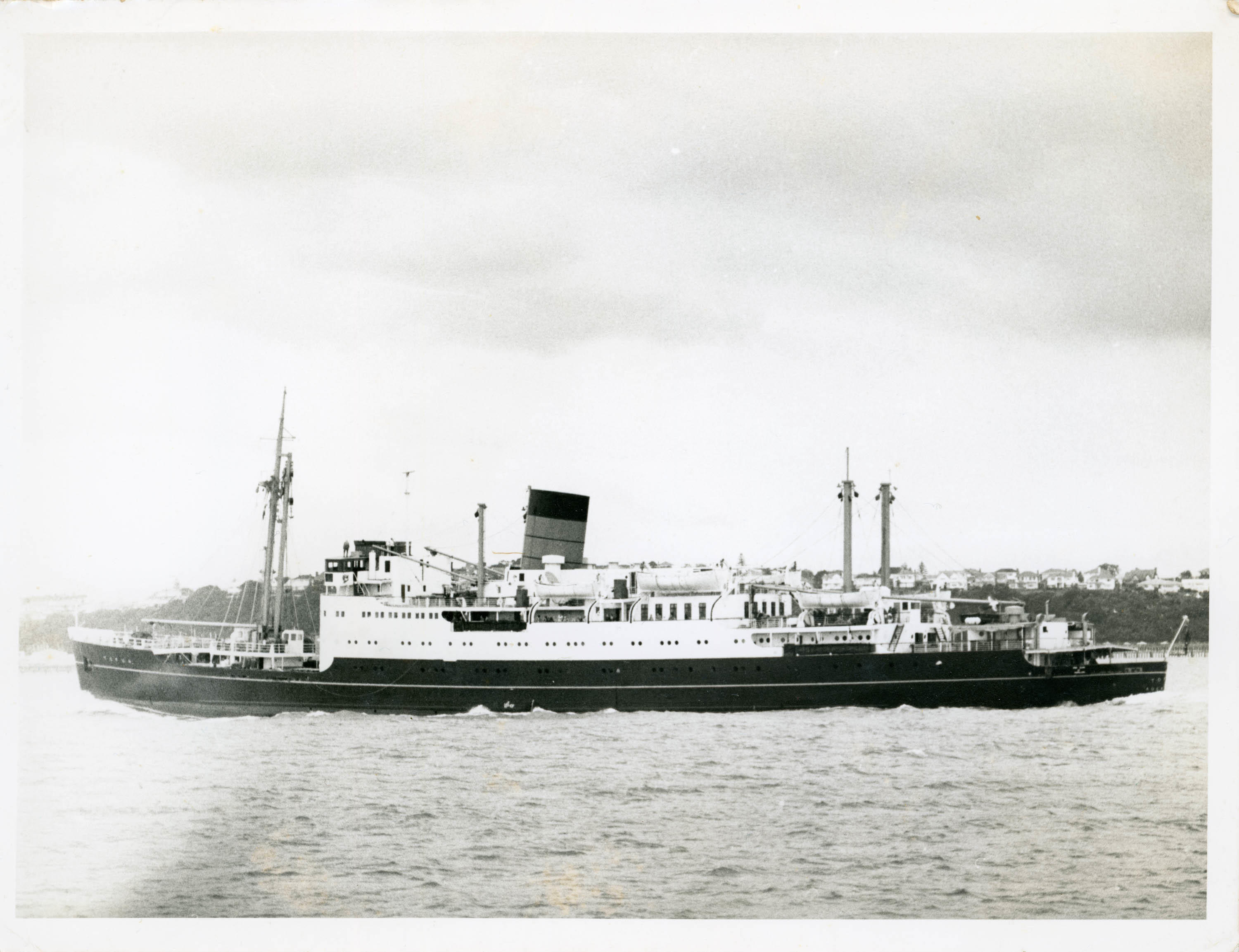 Photograph: Unidentified ship - New Zealand Maritime Museum