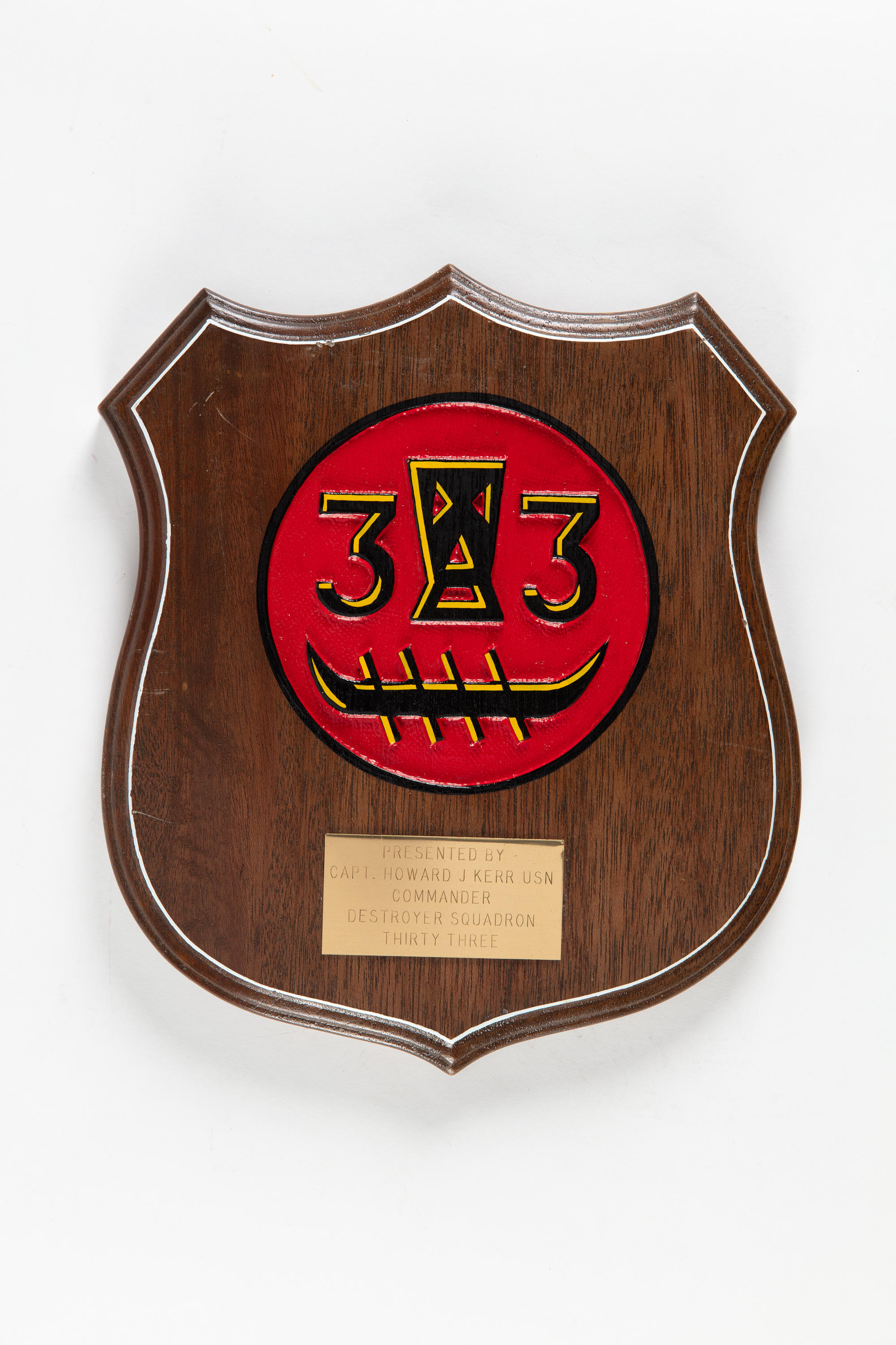 Plaque: USS Commander Destroyer Squadron 33 - New Zealand Maritime Museum