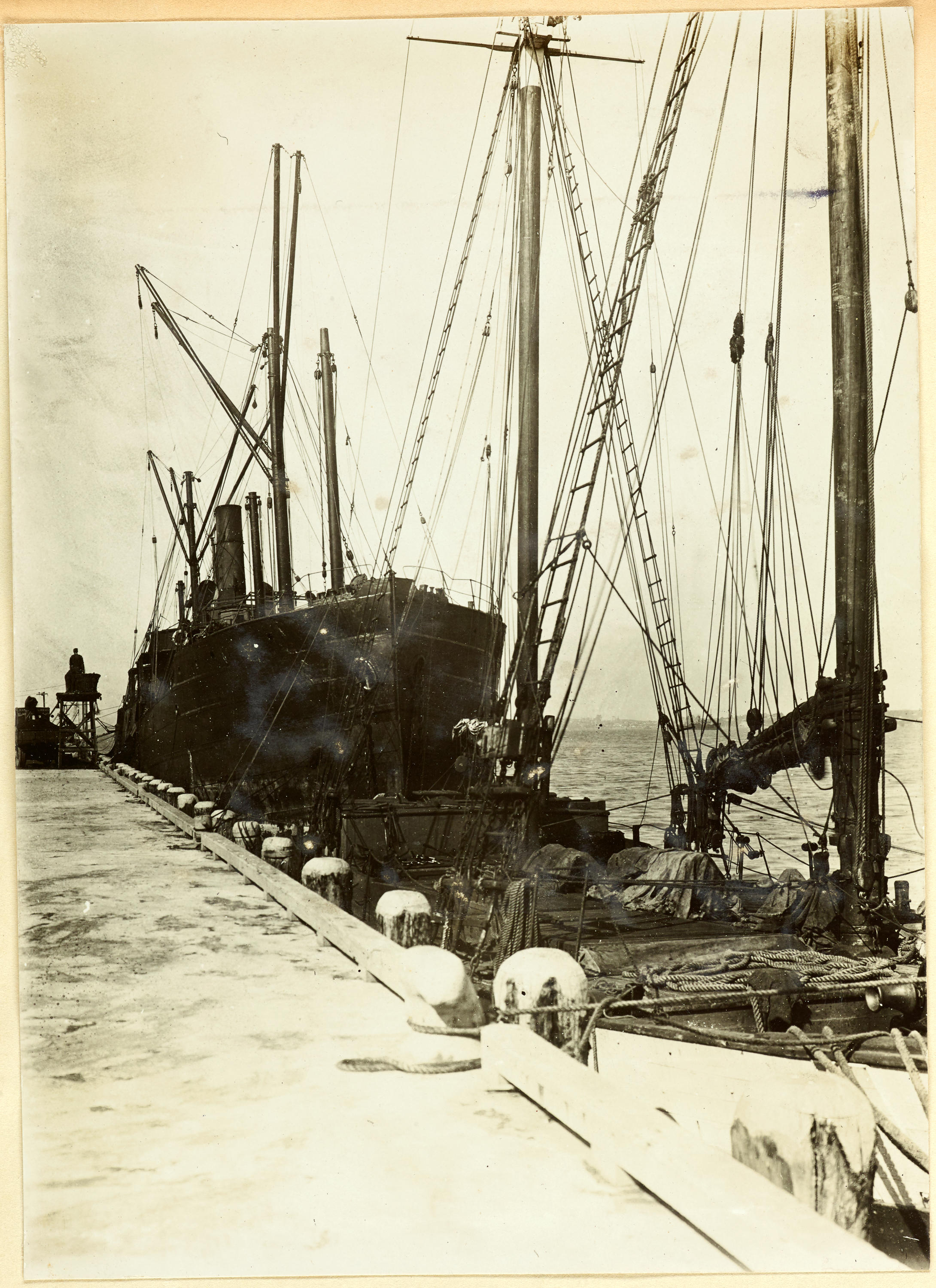 Photograph: K285, Photograph Album No. 10 Auckland Harbour Board ...